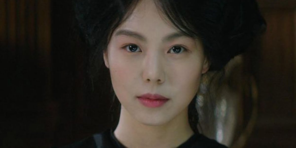 Kim Min-hee Stuns in Six-Year Old Dress While Winning Best Actress at ...